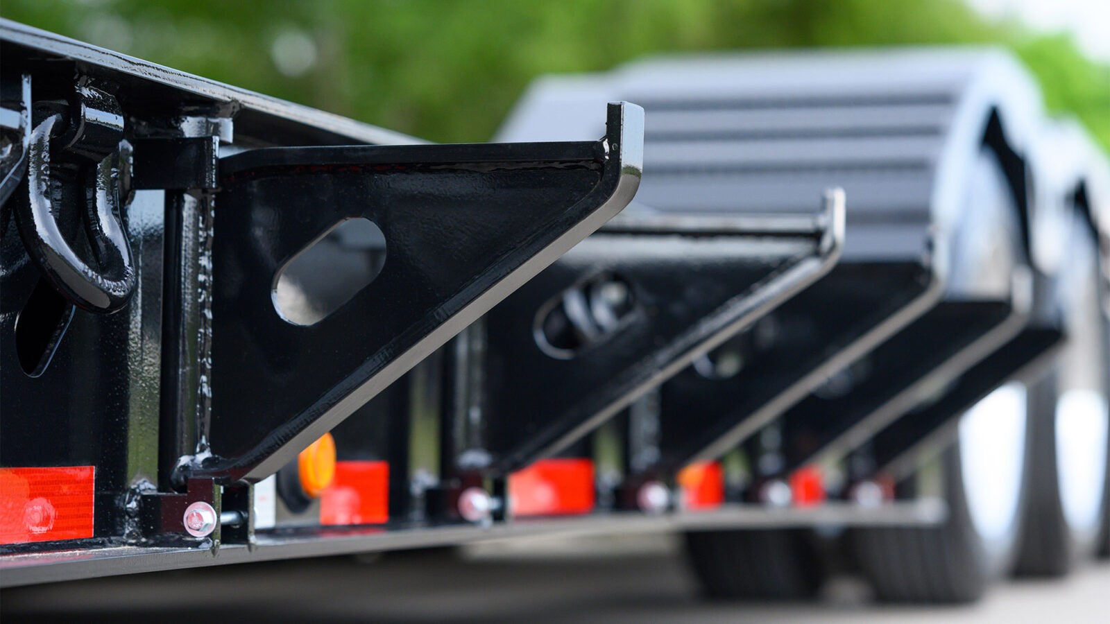 Detachable Gooseneck Trailers & Features XL Specialized Trailers