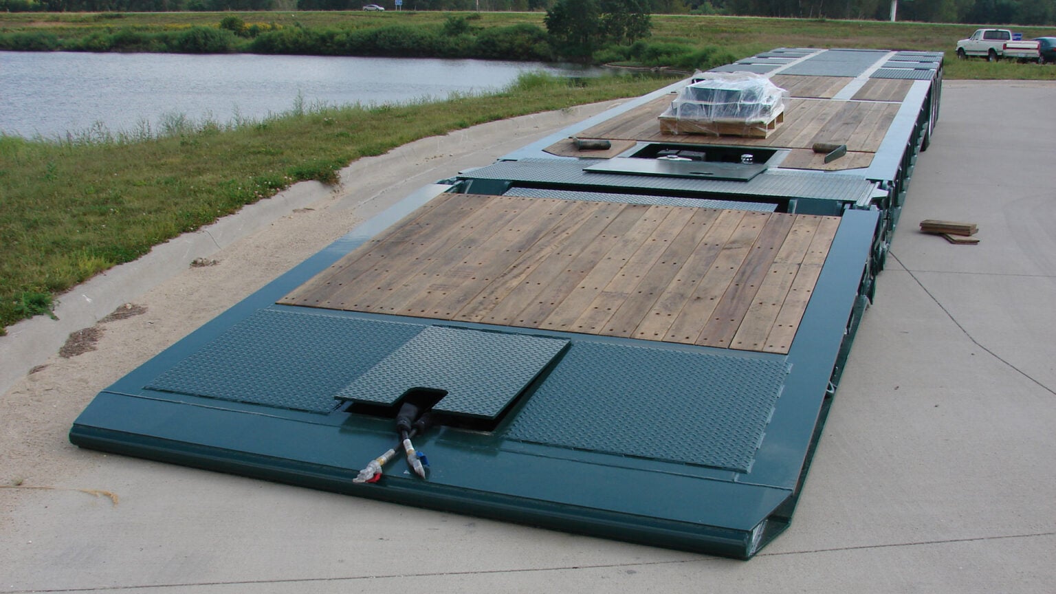 Folding Gooseneck Trailer Heavy Haul | XL Specialized Trailer