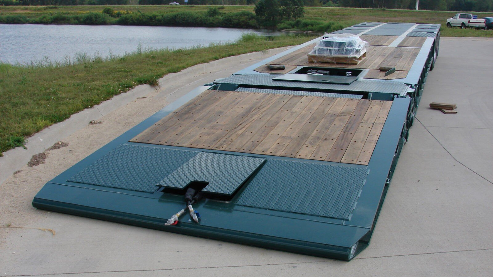 Folding Gooseneck Trailer Heavy Haul | XL Specialized Trailer