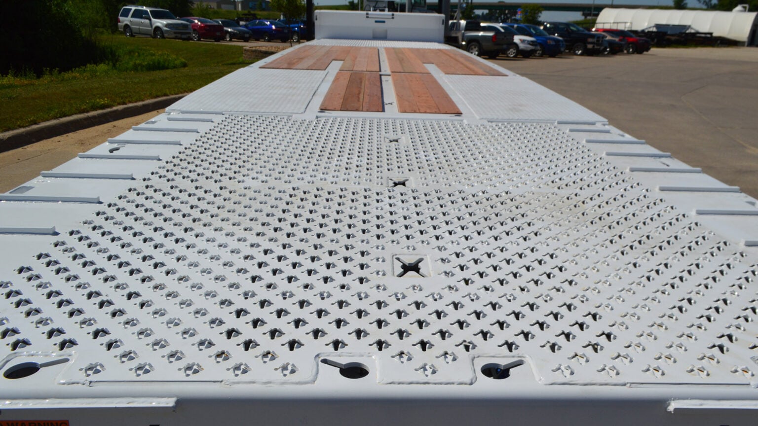 Hydraulic Tail Trailers for Sale | XL Specialized Trailers
